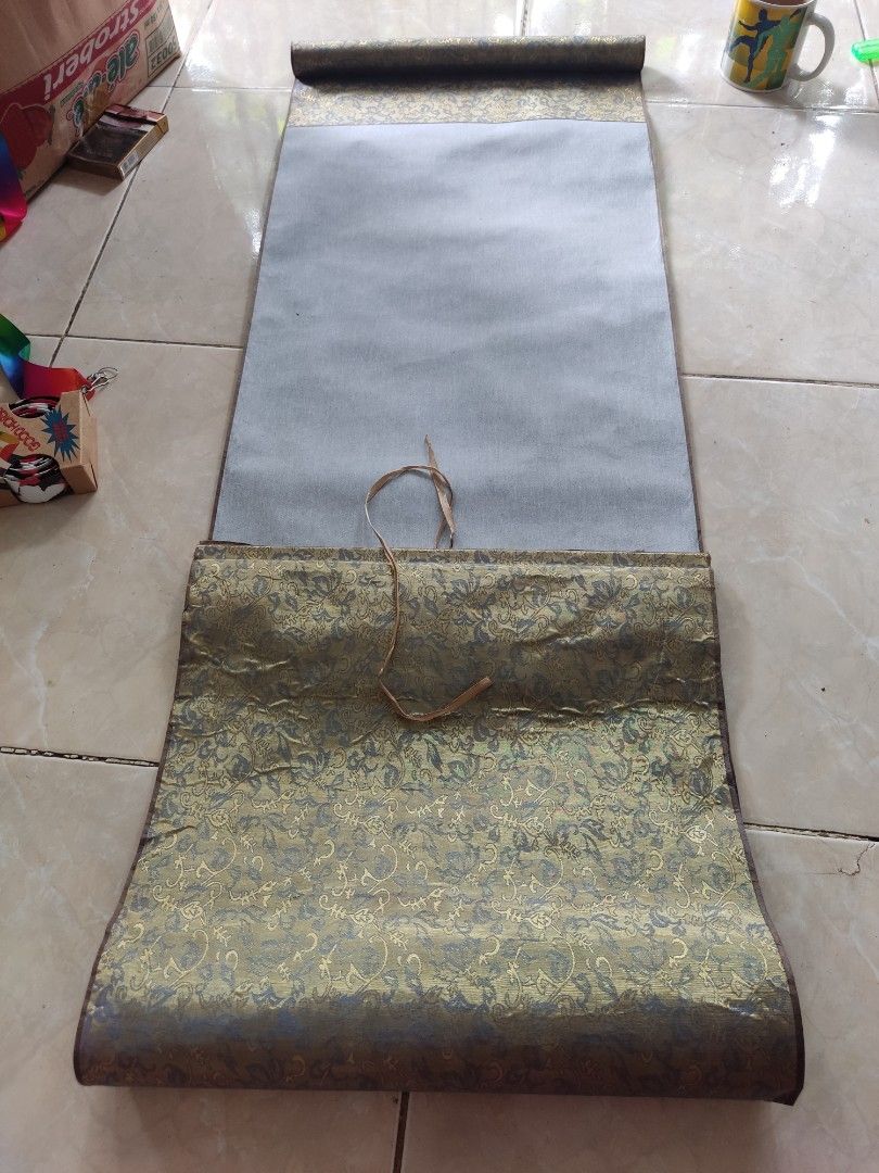 Hiasan Dinding Kain Sutera, Antik, Pajangan di Carousell