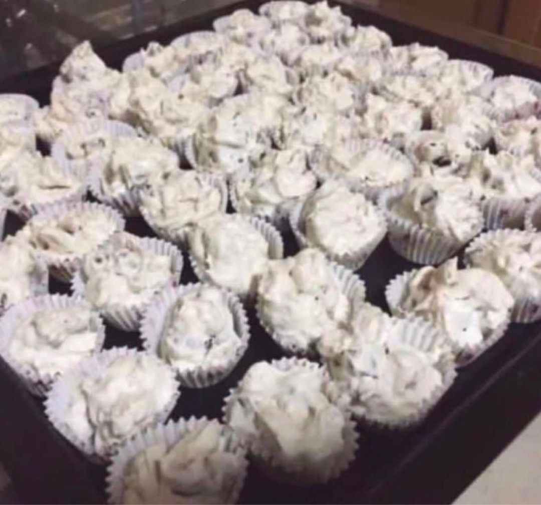 KUIH RAYA Cornflakes Chocolate Chip Meringue, Food & Drinks, Homemade ...