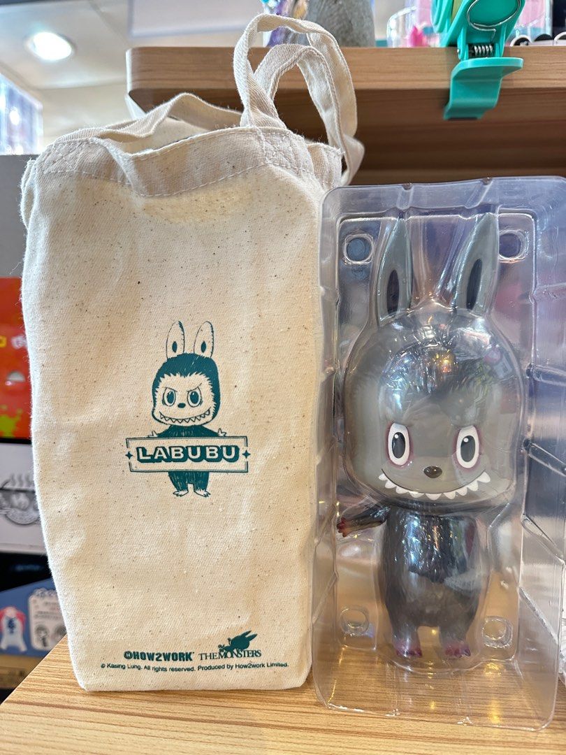 Labubu Original Ver.3, 興趣及遊戲, 玩具 & 遊戲類 - Carousell