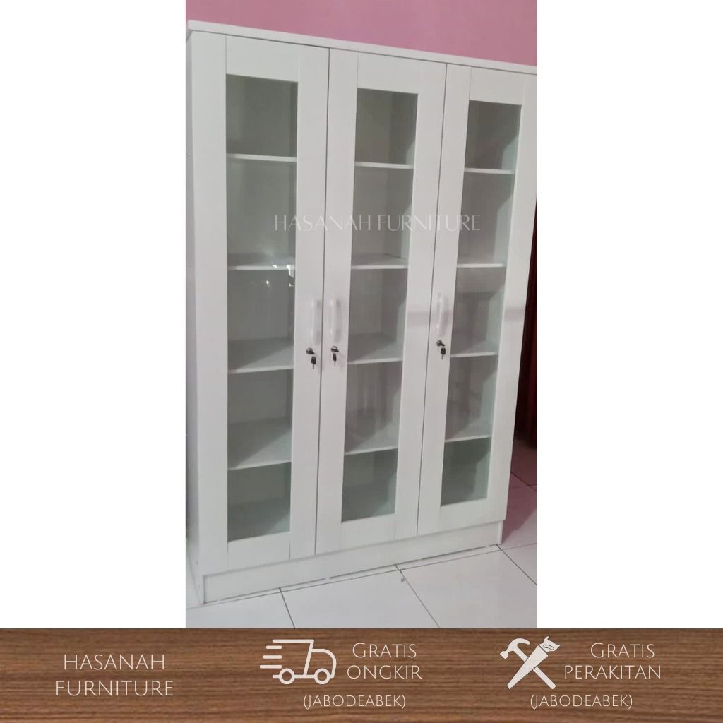 Lemari tas kaca polos 3 pintu minimalis / Rak tas murah, Perabotan ...