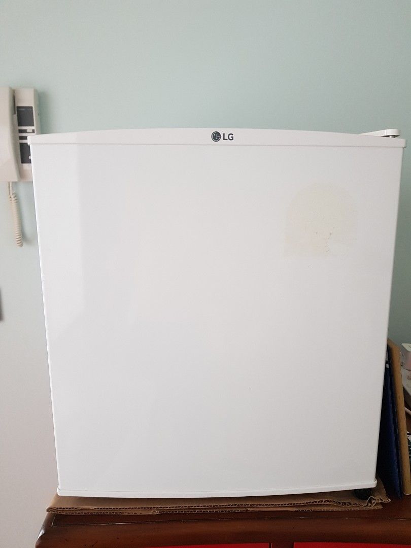 LG mini fridge, TV & Home Appliances, Kitchen Appliances, Refrigerators ...