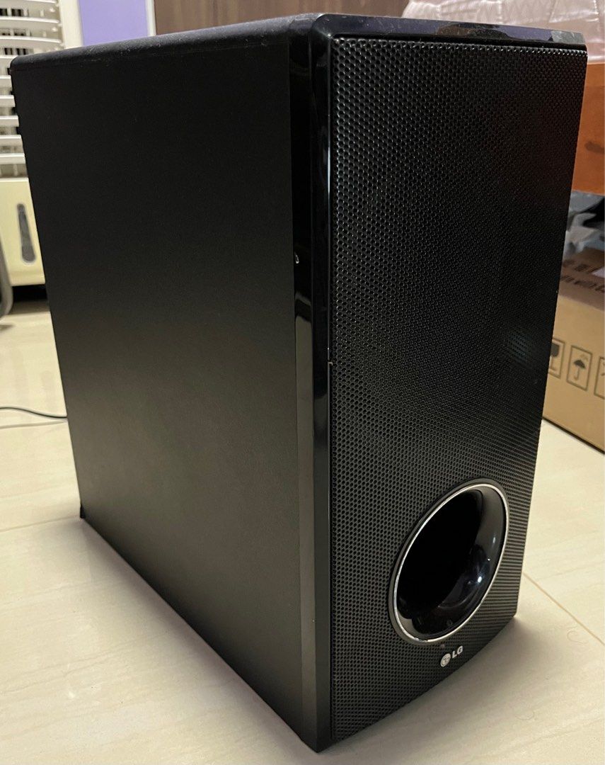 LG sound bar with wireless Woofer, Audio, Soundbars, Speakers ...