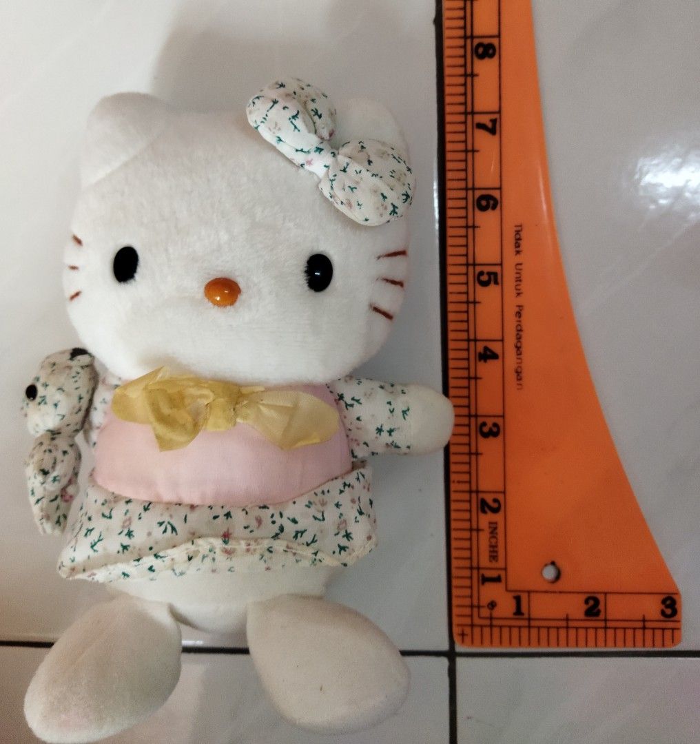 Limited edition hello kitty, Hobbies & Toys, Toys & Games on Carousell