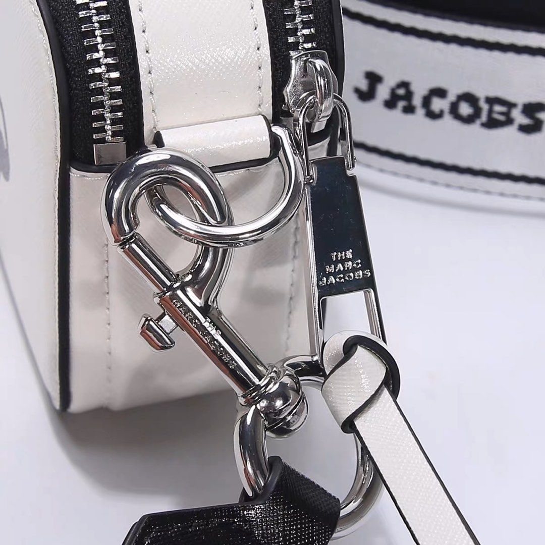 Marc Jacobs Snoopy Snapshot, Women's Fashion, Bags & Wallets, Cross ...