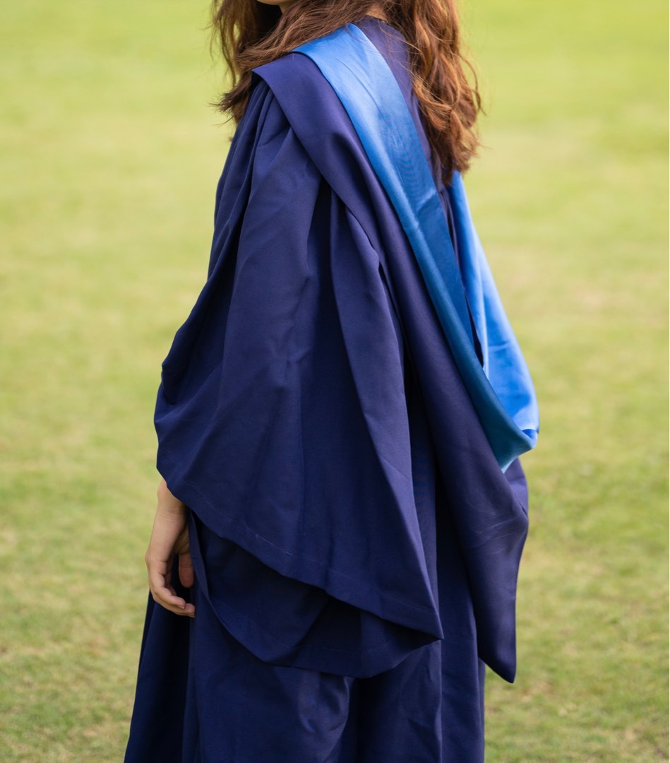 NUS Graduation / Commencement Gown and Graduation Hat / Mortar Board ...