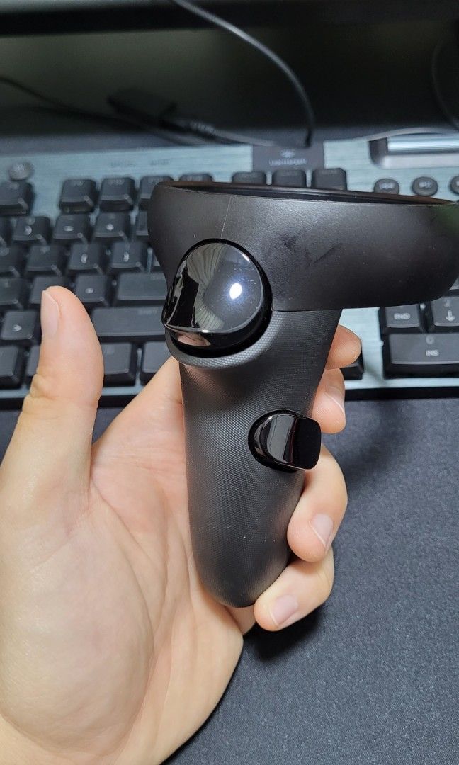 Oculus rift s right controller, Video Gaming, Video Games, Others on ...