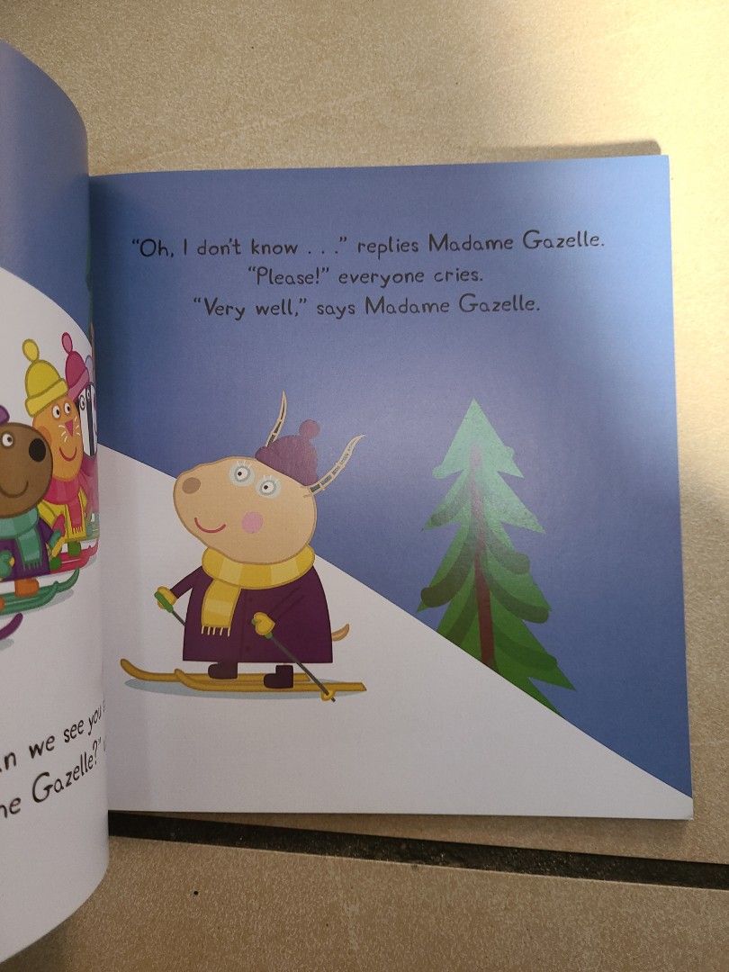 Peppa Pig Story Book Peppa Goes Skiing, 興趣及遊戲, 書本 & 文具, 兒童書籍 - Carousell