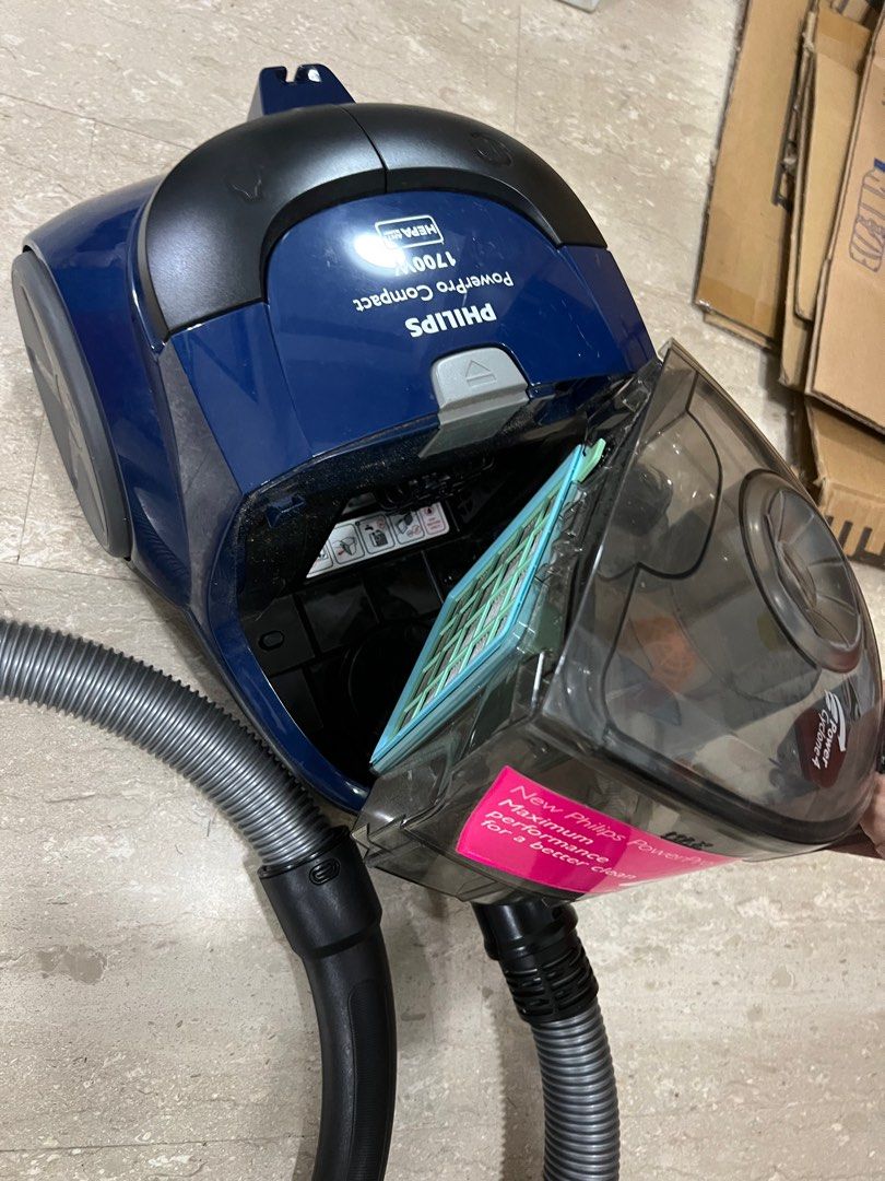 Philips Vacuum Cleaner 1700W, TV & Home Appliances, Vacuum Cleaner ...