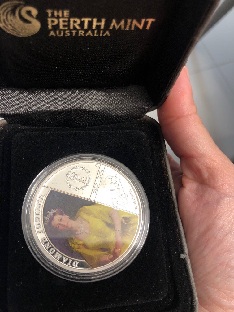 Queen Elizabeth Diamond Jubilee Silver Coin, Hobbies & Toys ...