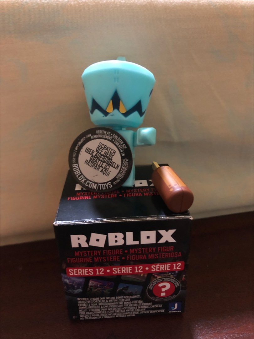 roblox series 12 toy+code (shell phone), Hobbies & Toys, Toys & Games ...