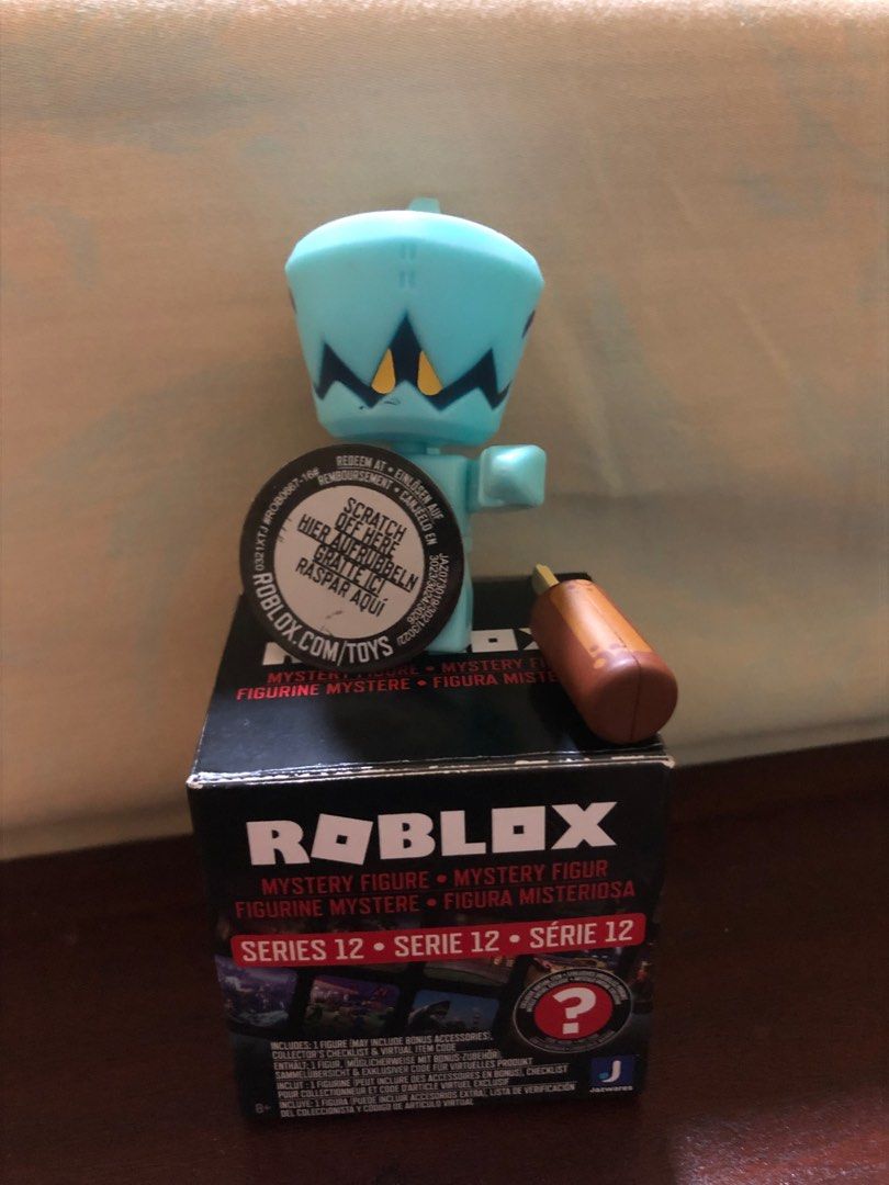roblox series 12 toy+code (shell phone), Hobbies & Toys, Toys & Games ...