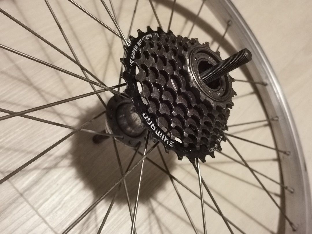 Salvage 20 inch rear rim (w/7 speed freewheel), Sports Equipment ...