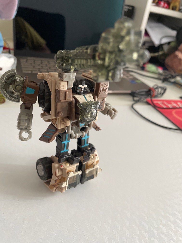 Transformers Autobot, Hobbies & Toys, Toys & Games on Carousell