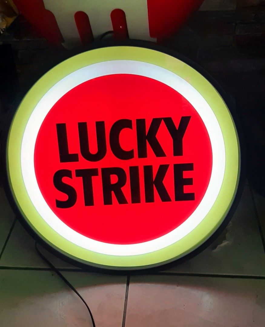 Vintage Lucky Strike Lighted Signage on Carousell