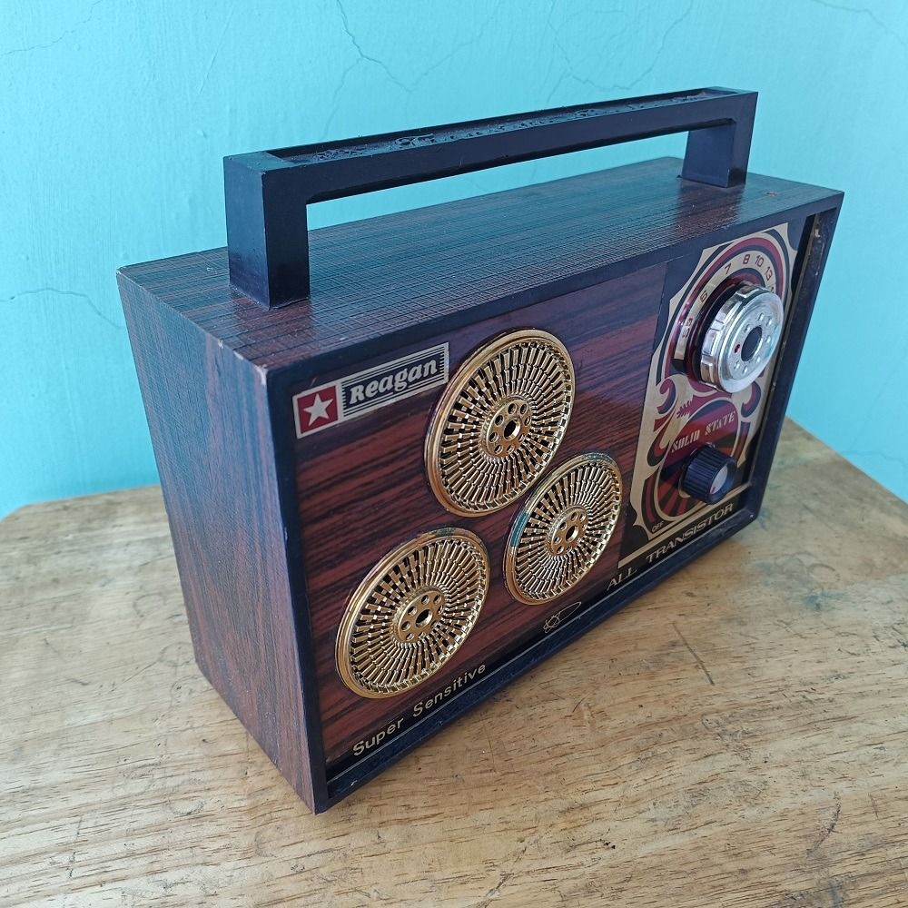 Vintage REAGAN AM transistor radio from 1980's || Made in the ...