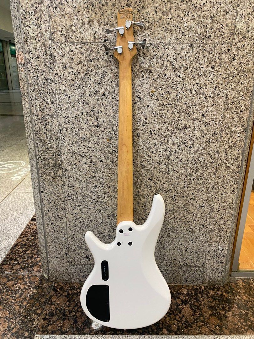 2011 Ibanez Gio Gsr 250m 4 String Bass Guitarwhite Hobbies And Toys Music And Media Musical