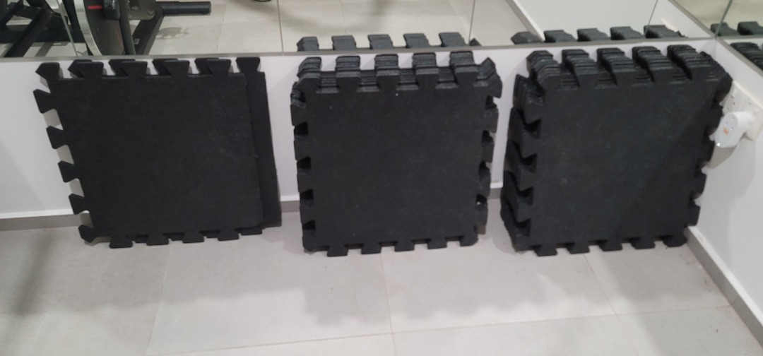 23 X Gym Grade Interlocking Floor Mat Squares, Sports Equipment ...