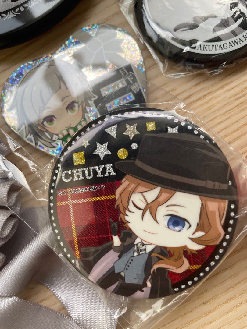 (All for $6) official bsd bungo stray dogs merch / badges (chuya, dazai ...