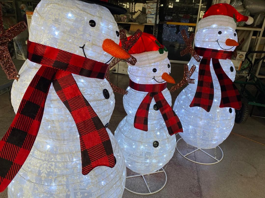 Christmas Snowman Family Lighted Decor Life size, Furniture & Home ...