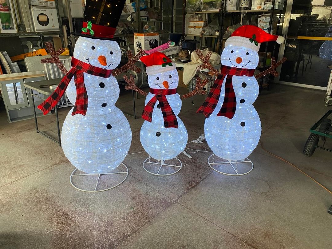Christmas Snowman Family Lighted Decor Life size, Furniture & Home ...