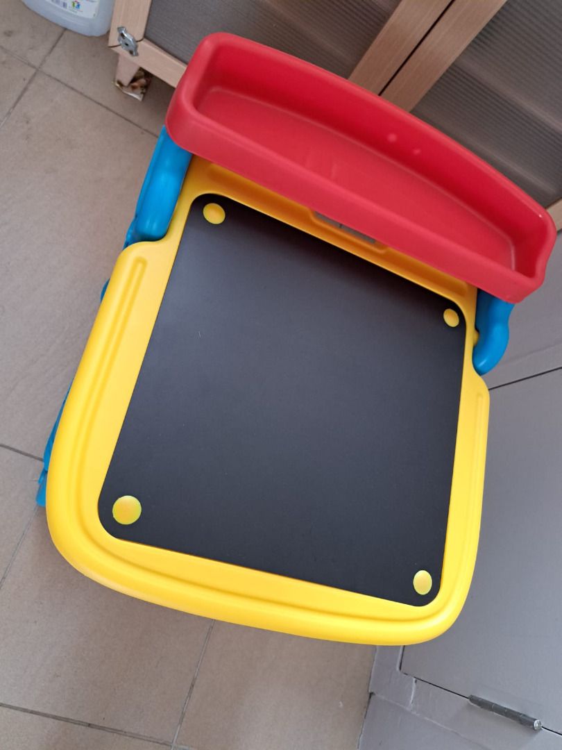 Crayola table and easel (Crayola Fold 'n Go Art Studio), Babies & Kids ...