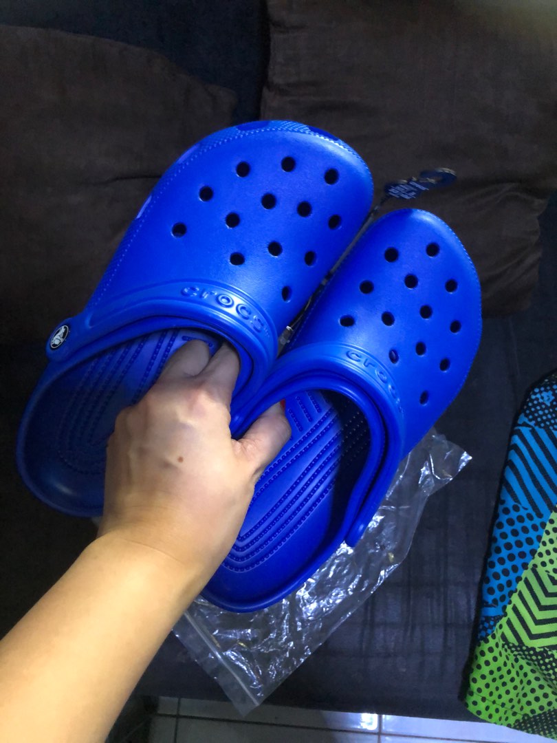 crocs original, Women's Fashion, Footwear, Slippers and slides on Carousell
