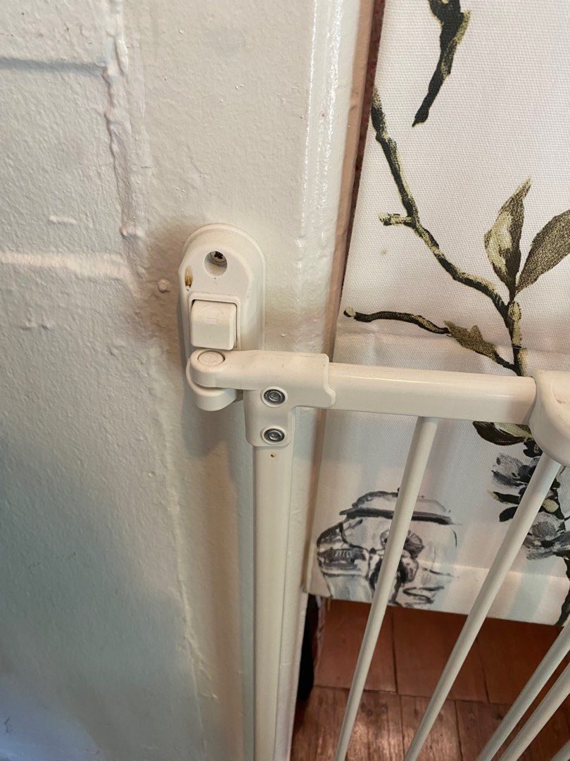Expandable child safety gate, Babies & Kids, Baby Nursery & Kids ...