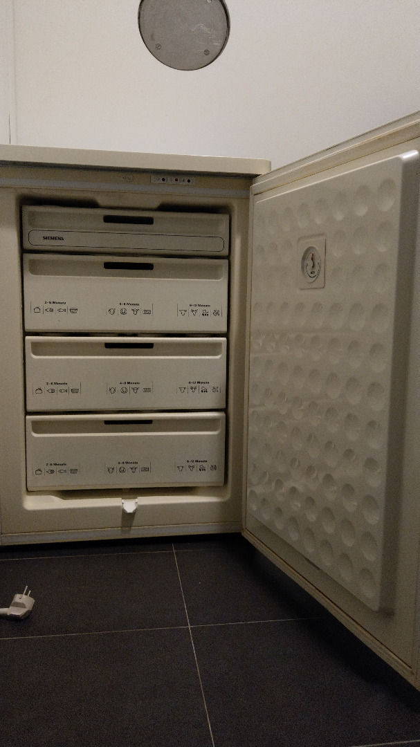 Freezer for free! Siemens Eco Plus, TV & Home Appliances, Kitchen ...