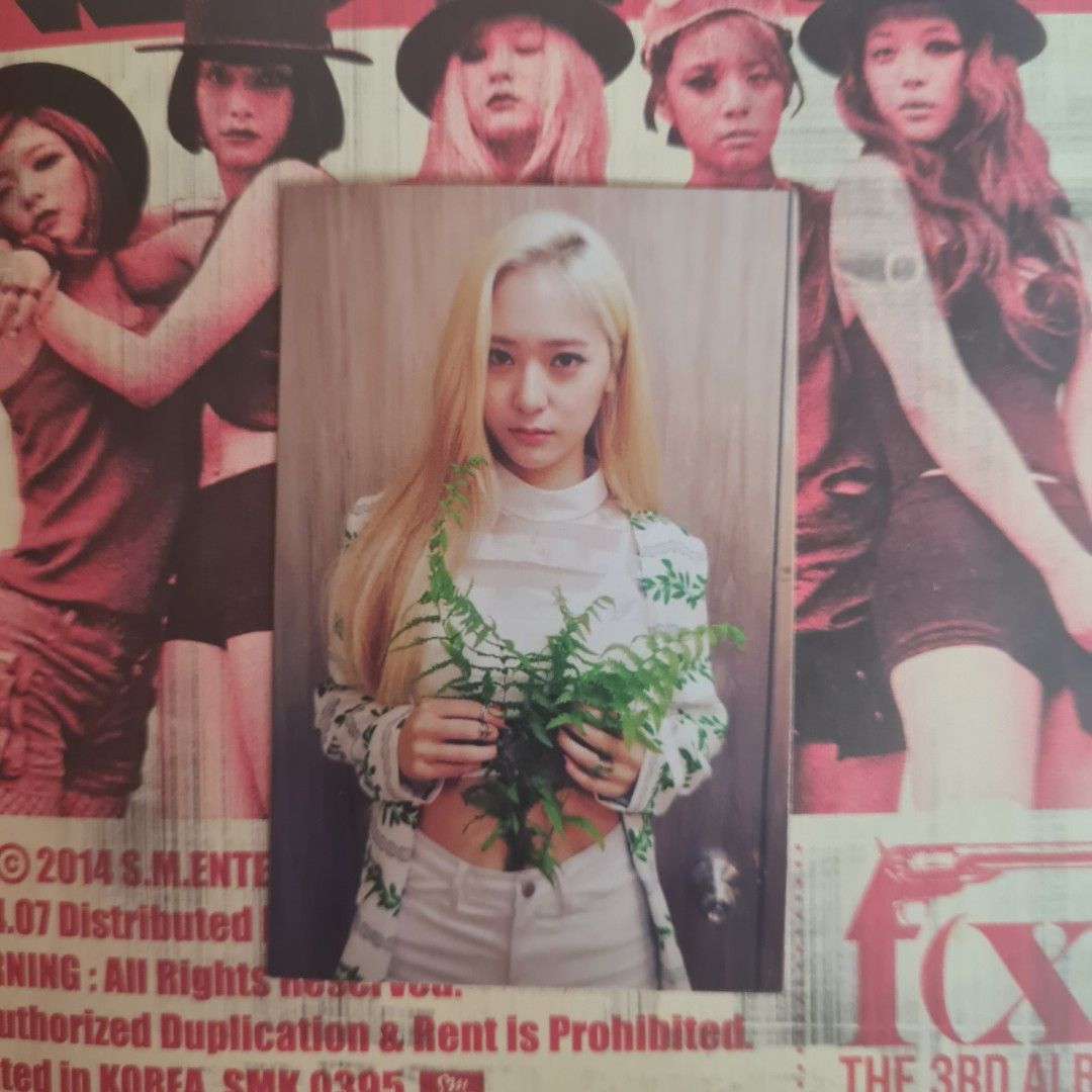 f(x) red light album with krystal pc on Carousell