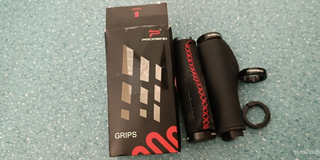 Hand grip and light, Sports Equipment, Bicycles & Parts, Parts ...