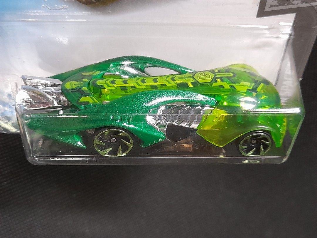 Hot Wheels Random Mix: Road Bandit, Veloci-Racer, Skate Grom, Duck N ...