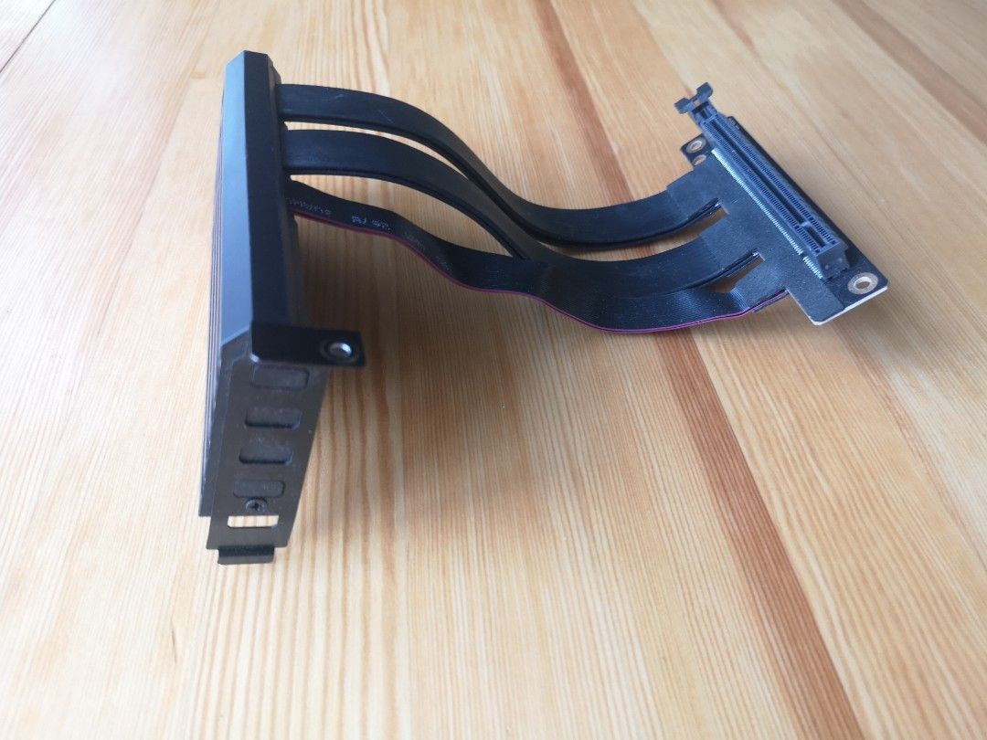 Hyte Pcie 4 0 Luxury Riser Cable 電腦＆科技 桌上電腦 Carousell