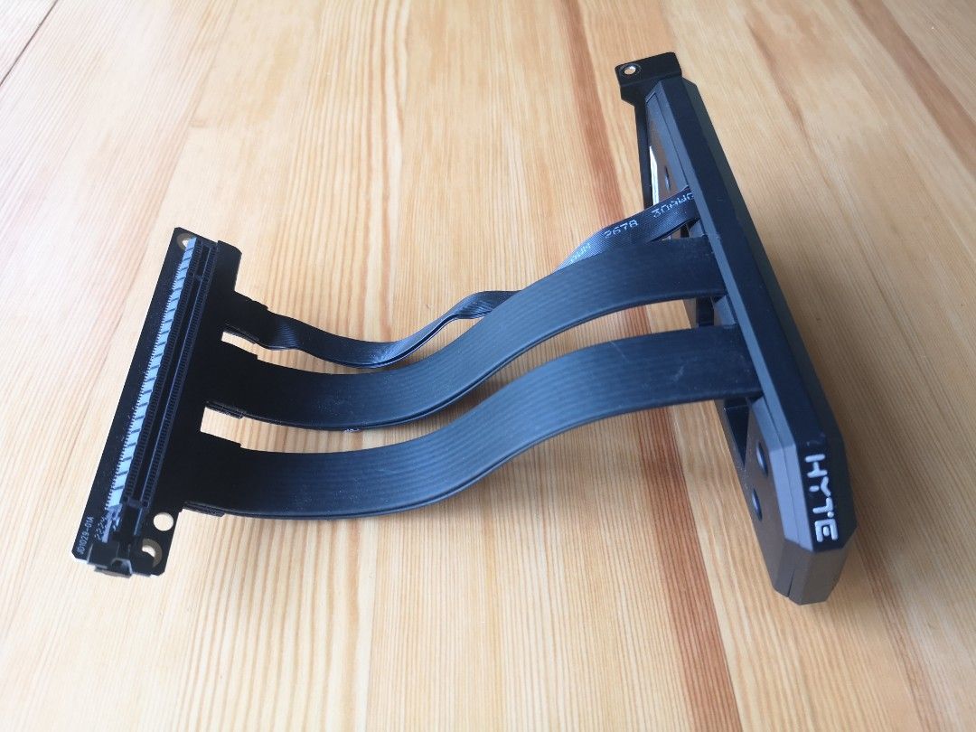 HYTE PCIE 4.0 Luxury Riser Cable, 電腦＆科技, 桌上電腦 - Carousell