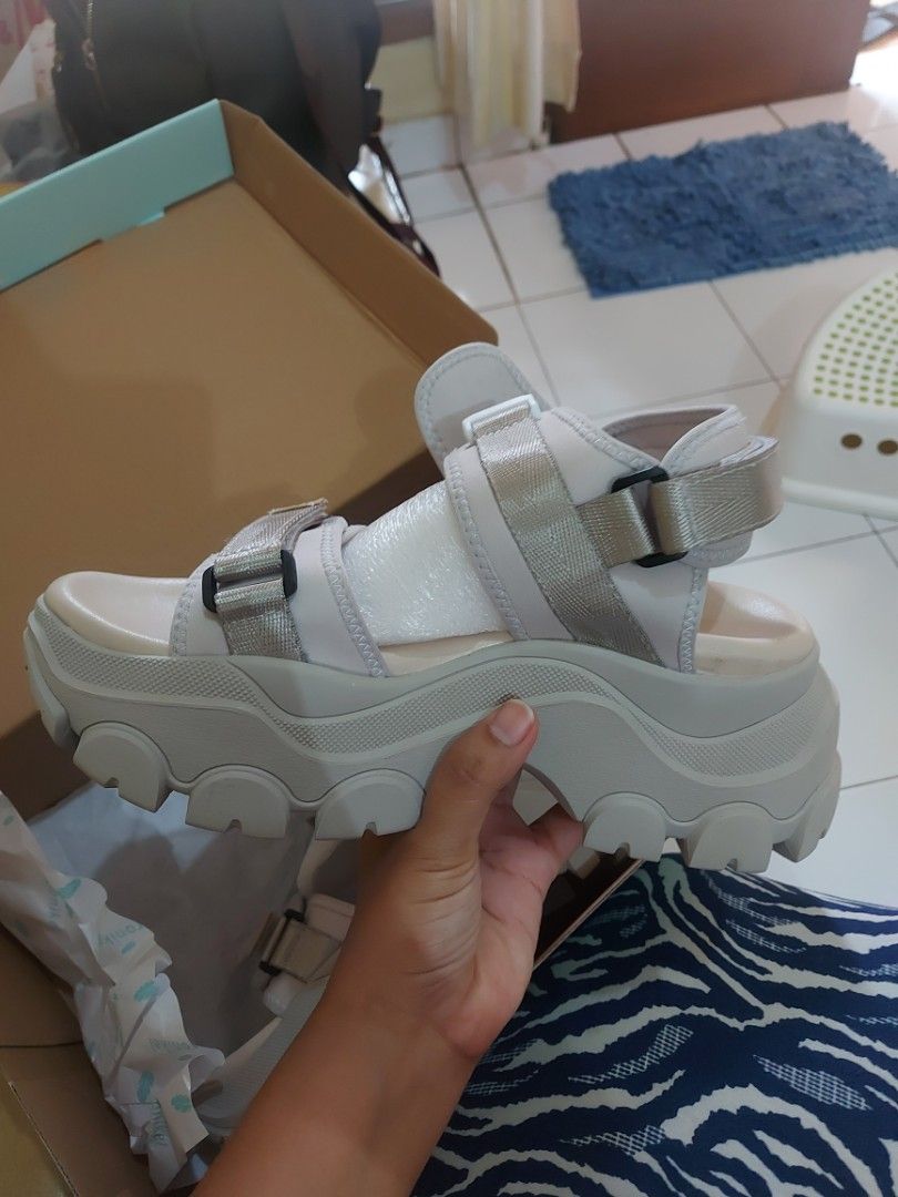 Kronikel project 2 in 1 Osaka - Hojicha, Fesyen Wanita, Sepatu di Carousell