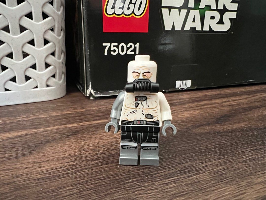 LEGO Star Wars - Darth Vader (Bacta Tank), Hobbies & Toys, Toys & Games ...