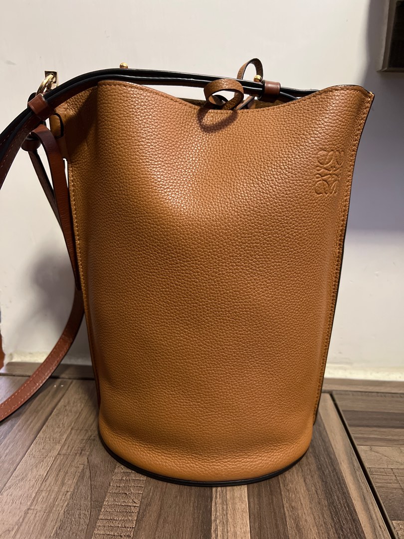 Loewe gate bucket, 名牌, 手袋及銀包 - Carousell