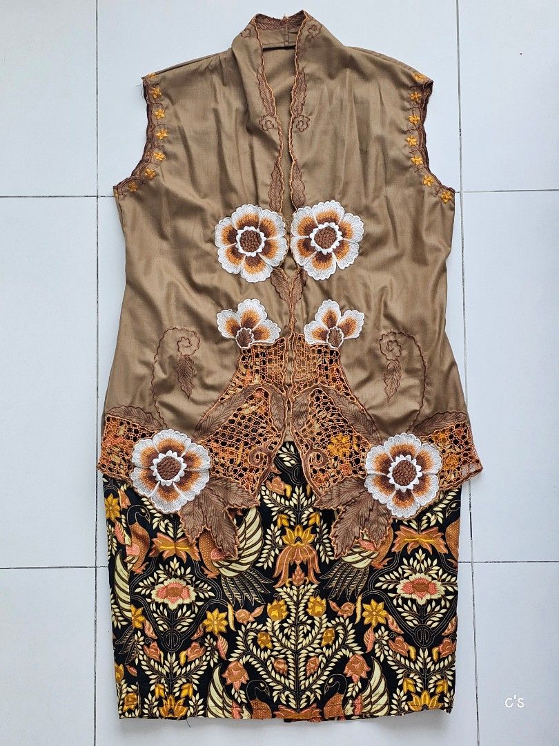 Modern Kebaya Batik sets, Women's Fashion, Dresses & Sets, Traditional ...