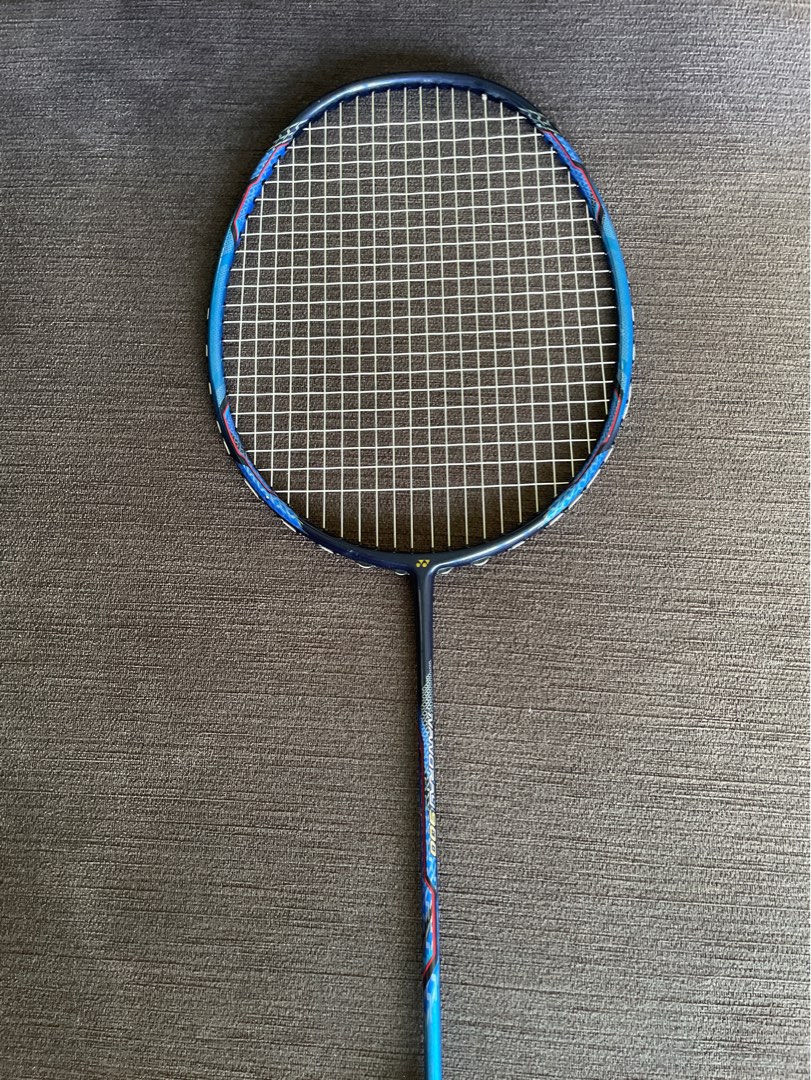Nanoray 900 YONEX, Sports Equipment, Sports & Games, Racket & Ball ...