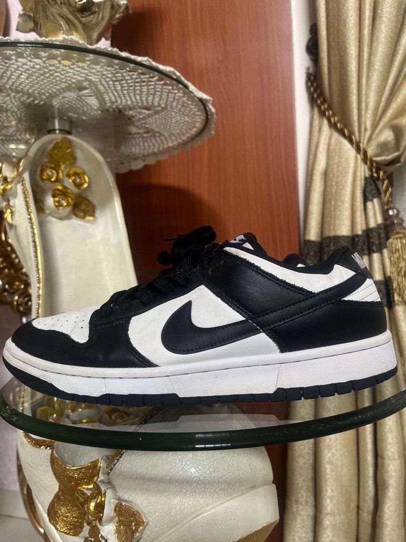 Nike SB dunk low size 42, Fesyen Pria, Sepatu , Sneakers di Carousell