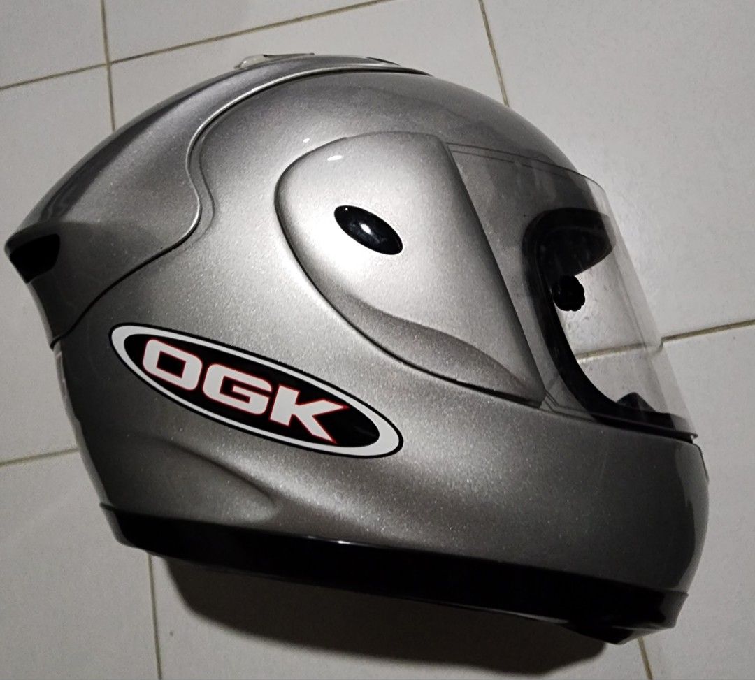 OGK FF4 Full Face Helmet - Pristine Condition, Motorcycles, Motorcycle Accessories on Carousell