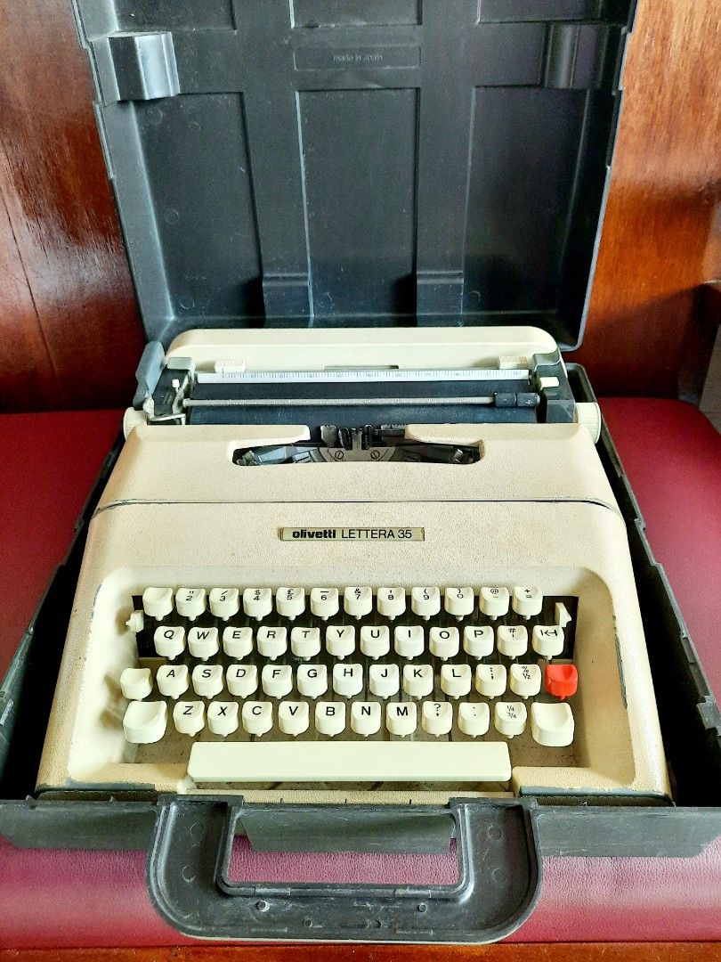 Olivetti typewriter, Hobbies & Toys, Memorabilia & Collectibles ...