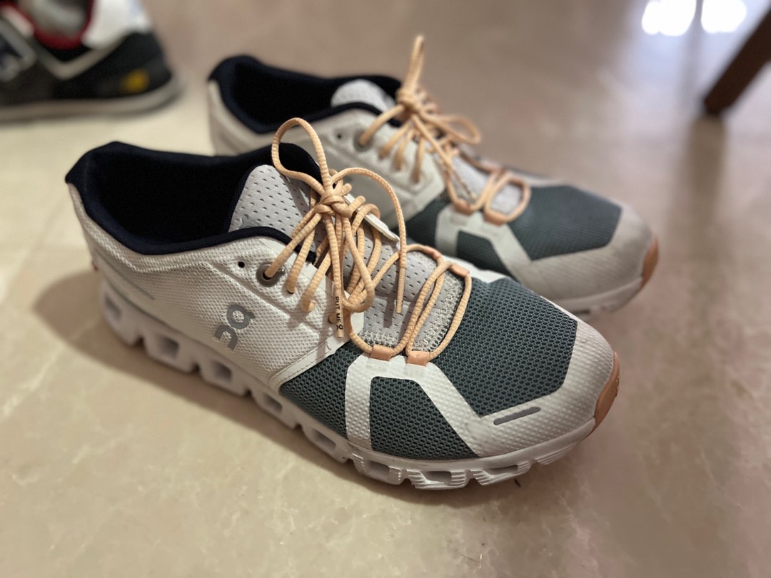 ONCloud, Women's Fashion, Footwear, Sneakers on Carousell