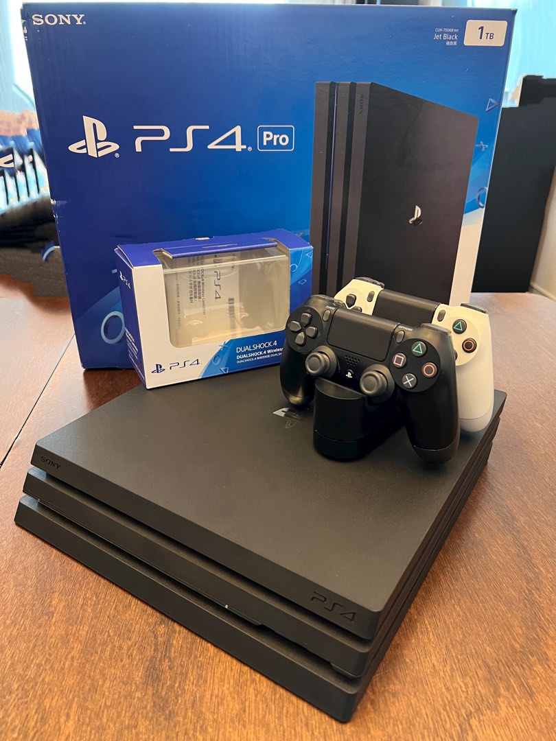 PlayStation 4 Pro 1TB / PS4 Pro 1TB + Extra Controller + Charging Station, Video Gaming, Video ...