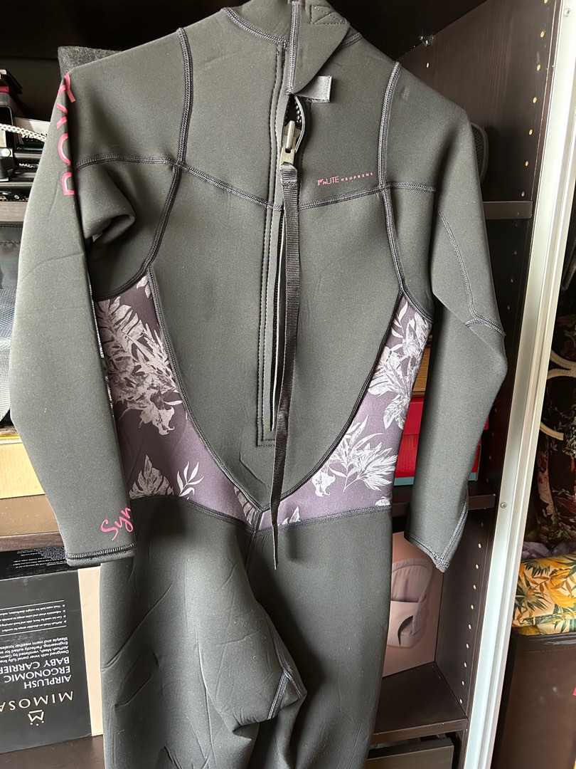 Roxy full surf suit, Men's Fashion, Tops & Sets, Swim Top & Rash Guards ...