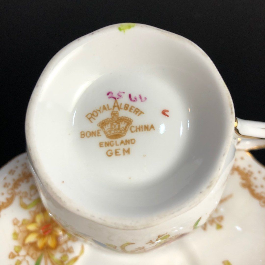 Royal Albert Gem trio, Hobbies & Toys, Memorabilia & Collectibles ...