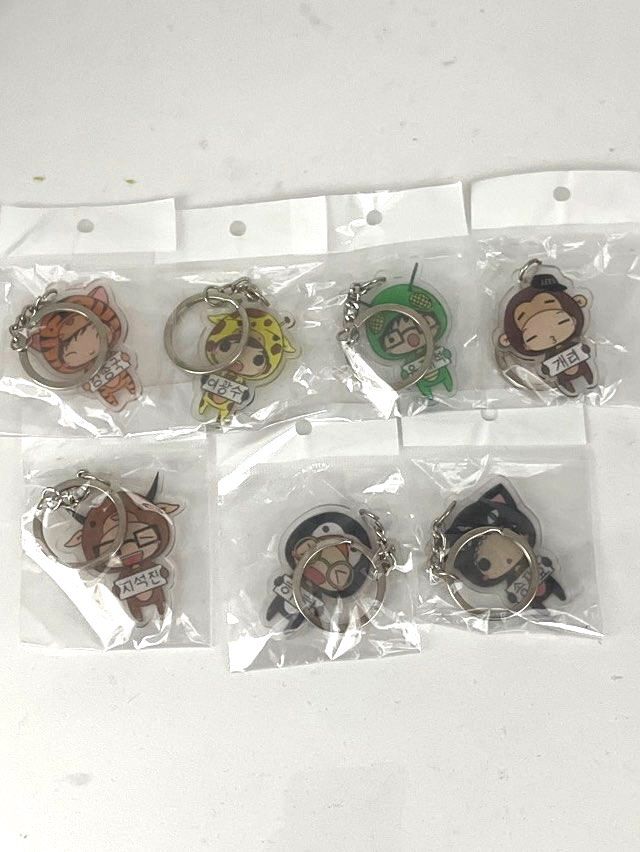 Running man korea variety show keychains (Song Jihyo, Lee KwangSoo ...