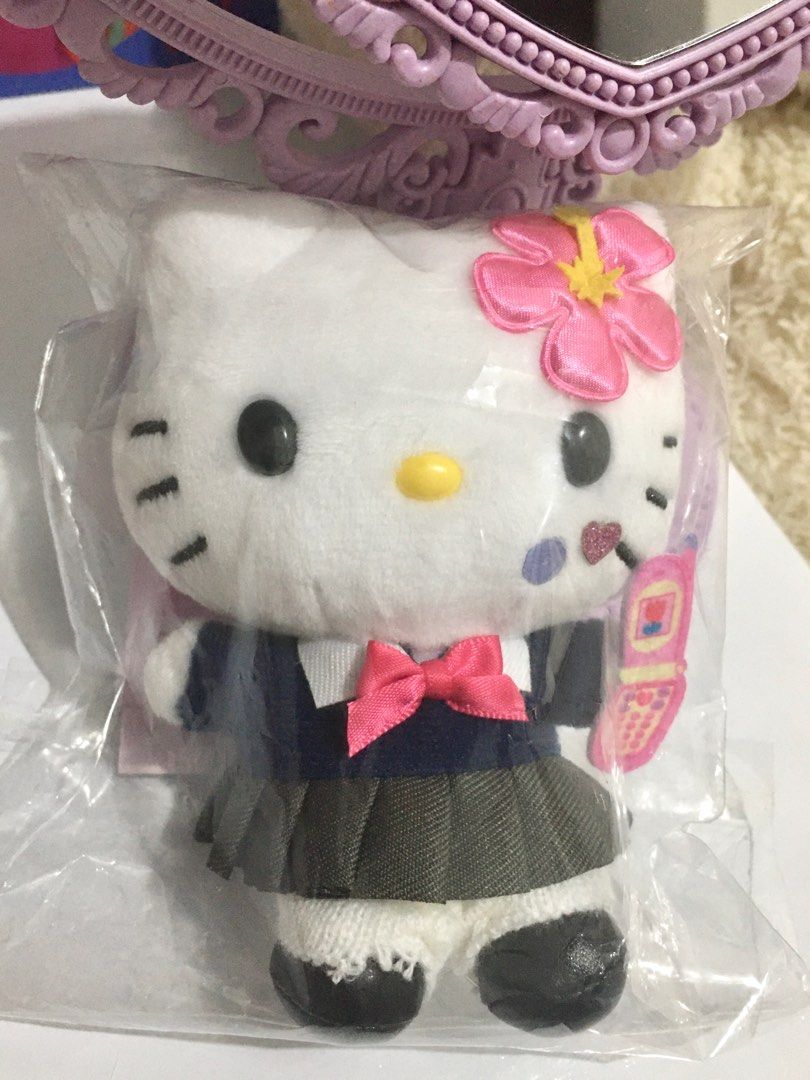 Sanrio Hello Kitty Tokimeki Heisei Kogal/Gyaru Mascot Plush Charm on ...