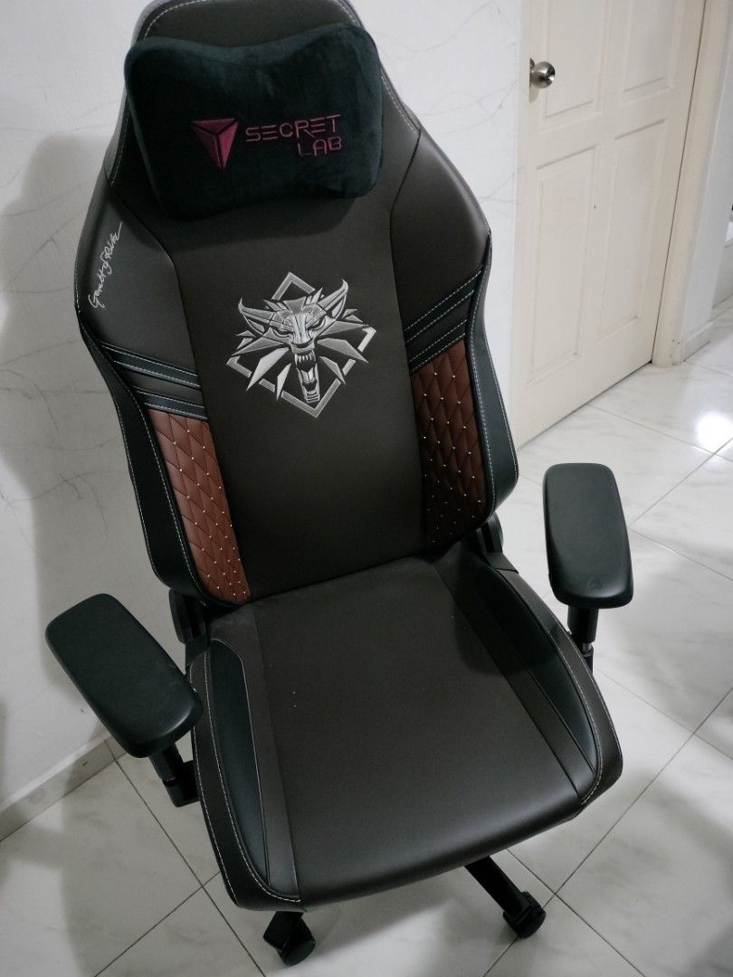 Secret Lab The Witcher Edition 2022, Furniture & Home Living, Furniture ...