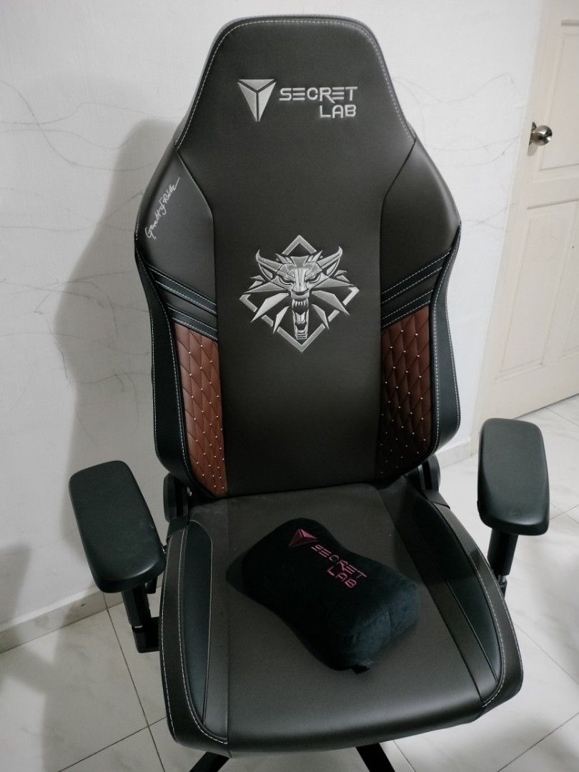 Secret Lab The Witcher Edition 2022, Furniture & Home Living, Furniture ...