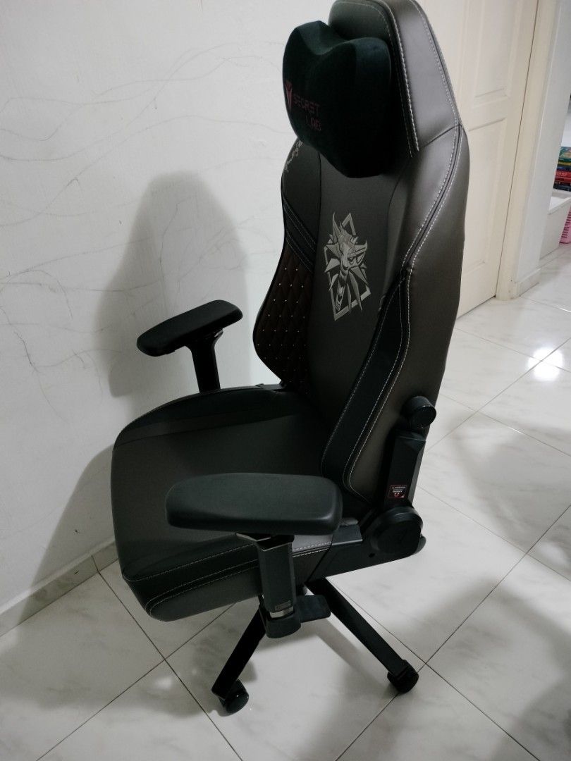 Secret Lab The Witcher Edition 2022, Furniture & Home Living, Furniture ...